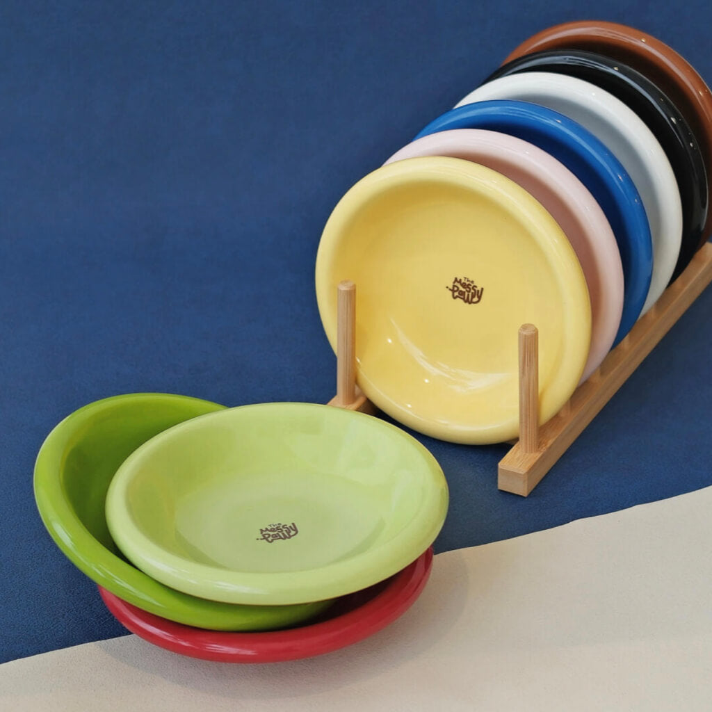 Shallow Ceramic Pet Dish – Colorful, Stackable, and Easy to Clean – Pewos