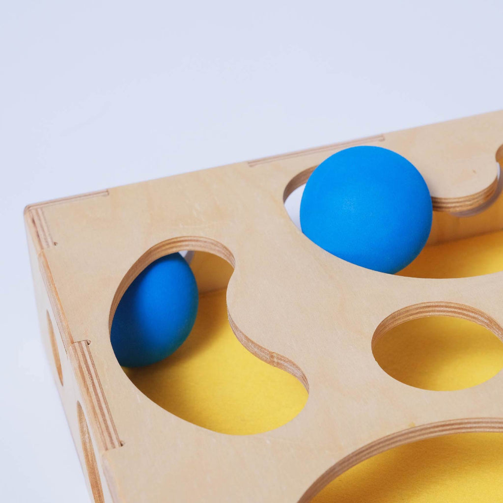 Stylish Interactive Cat Play Box, Wooden Cat Ball Chaser – Pewos